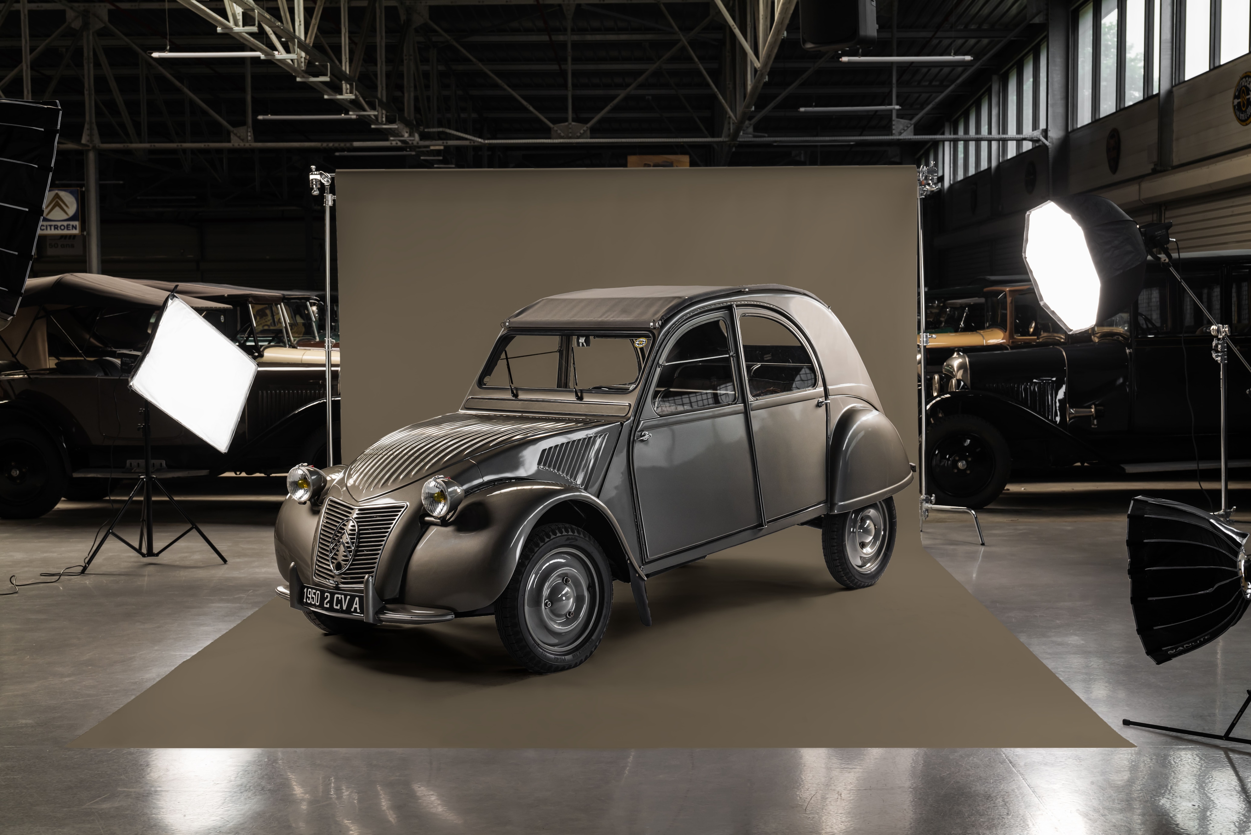 ICONICO Y POPULAR: EL CITROËN 2 CV CELEBRA SU 75º CUMPLEAÑOS